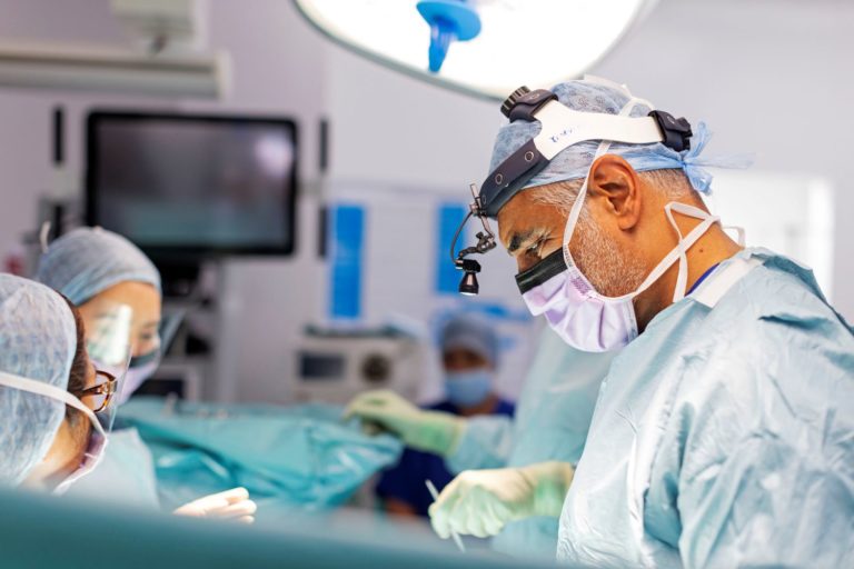 Cardiac Arrest vs. Heart Attacks: Guide | Cromwell Hospital